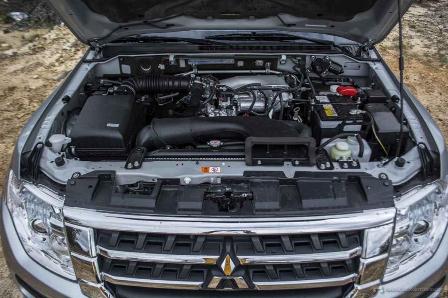 Al volante del Mitsubishi Montero Hard Top: Sigue dando la batalla