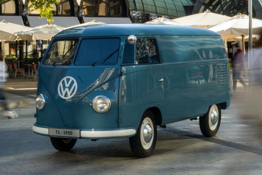 Ella es 'Sofie', la Volkswagen Transporter T1 más antigua del mundo