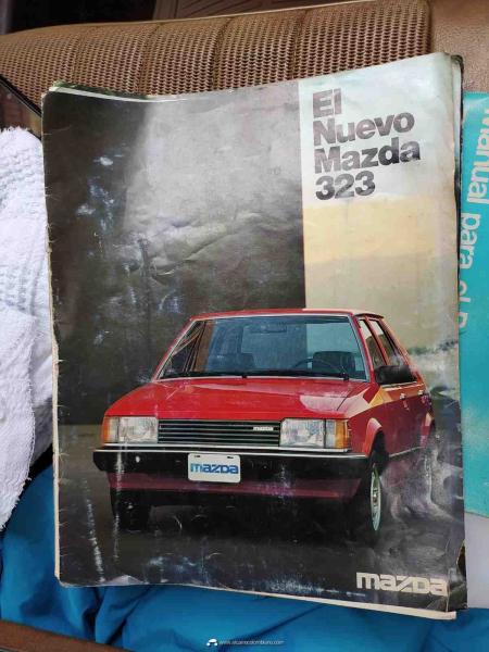 Este es uno de los Mazda 323 más antiguos de Colombia, modelo 1981