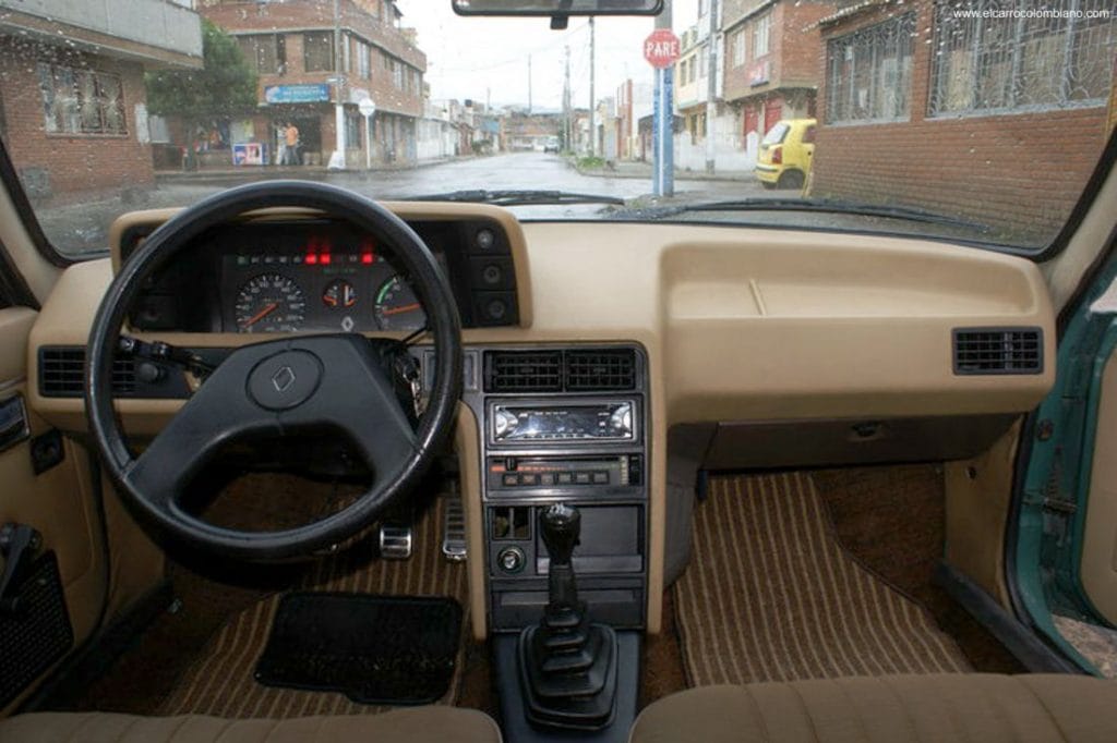 Toda una estrella: Renault 18 GTL Break 1982 de William Soto