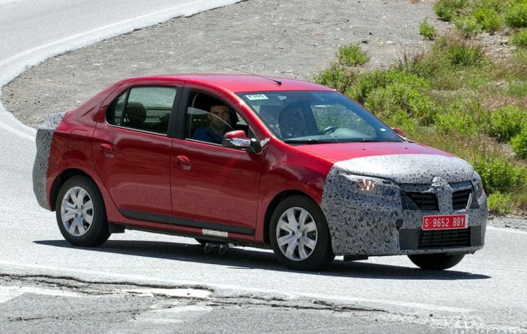 Renault prepara en Europa un facelift para los Logan y Sandero