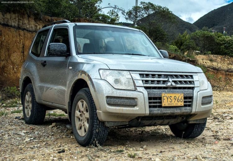 Al volante del Mitsubishi Montero Hard Top: Sigue dando la batalla