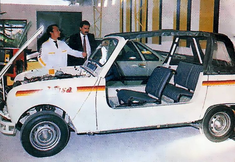 Renault 4 e-Plein Air: El 'amigo fiel' convertible y eléctrico