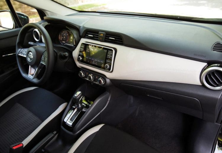 El Nissan Versa 2020 ya está a la venta en México: Precios y ...