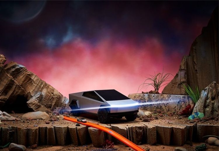 La Tesla Cybertruck para todos llegará a fin de año... en miniatura y ...