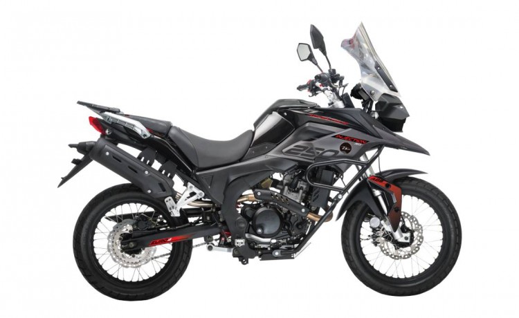 AKT TT 250 Adventour Euro 4 ABS: estreno destacado en la Feria 2 Ruedas