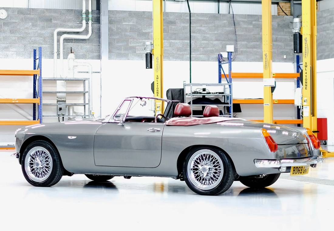 RBW EV Roadster: la 'resurrección' del clásico MGB en modo eléctrico