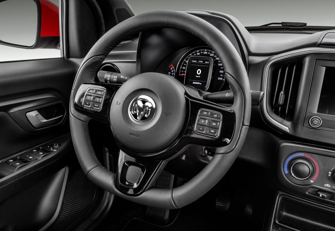 RAM 700, ahora con caja automática en Colombia: precio, datos y ficha ...