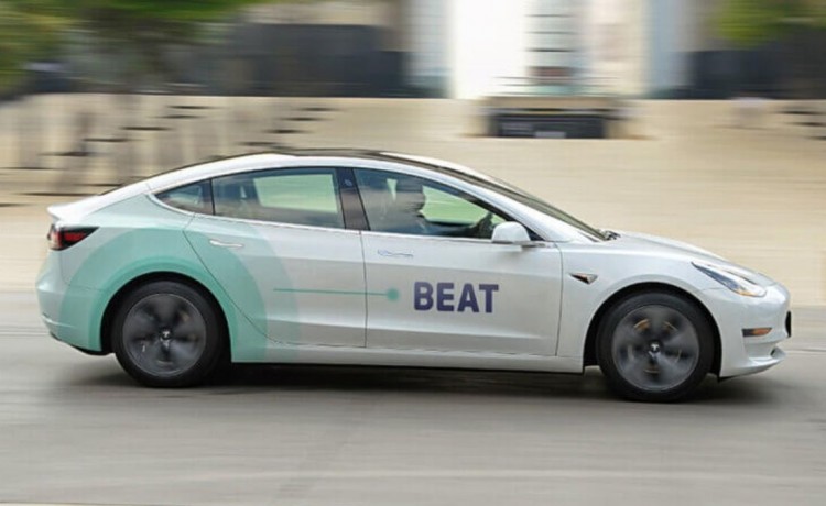 Beat podría conformar su flota con vehículos eléctricos Tesla en Colombia