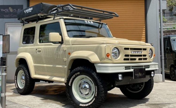Este Suzuki Jimny último modelo de estilo retro dice "cómprame"
