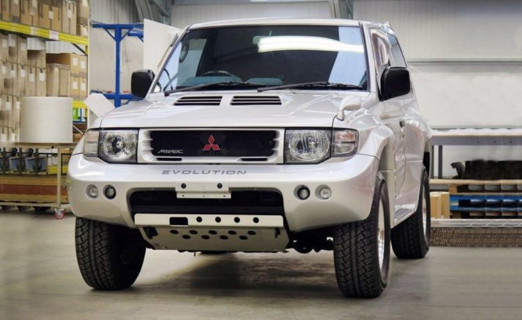 Mitsubishi Montero Evolution de 1997 ganador de Rally, ¡esta a la venta!