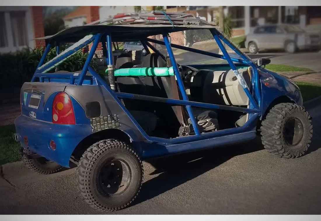 Este Chery QQ le apostó a ser un buggy: a simple vista, lo consiguió