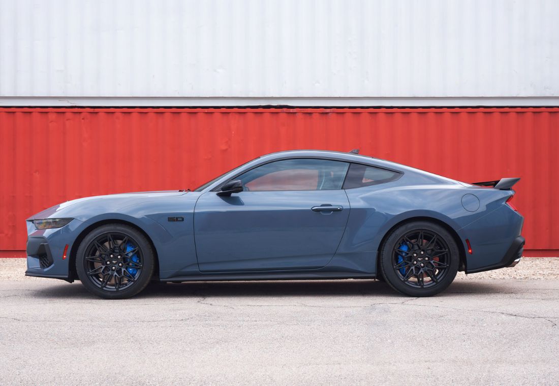 Ford Mustang 2024 debutó con 'sabor' clásico: caja manual y motor V8