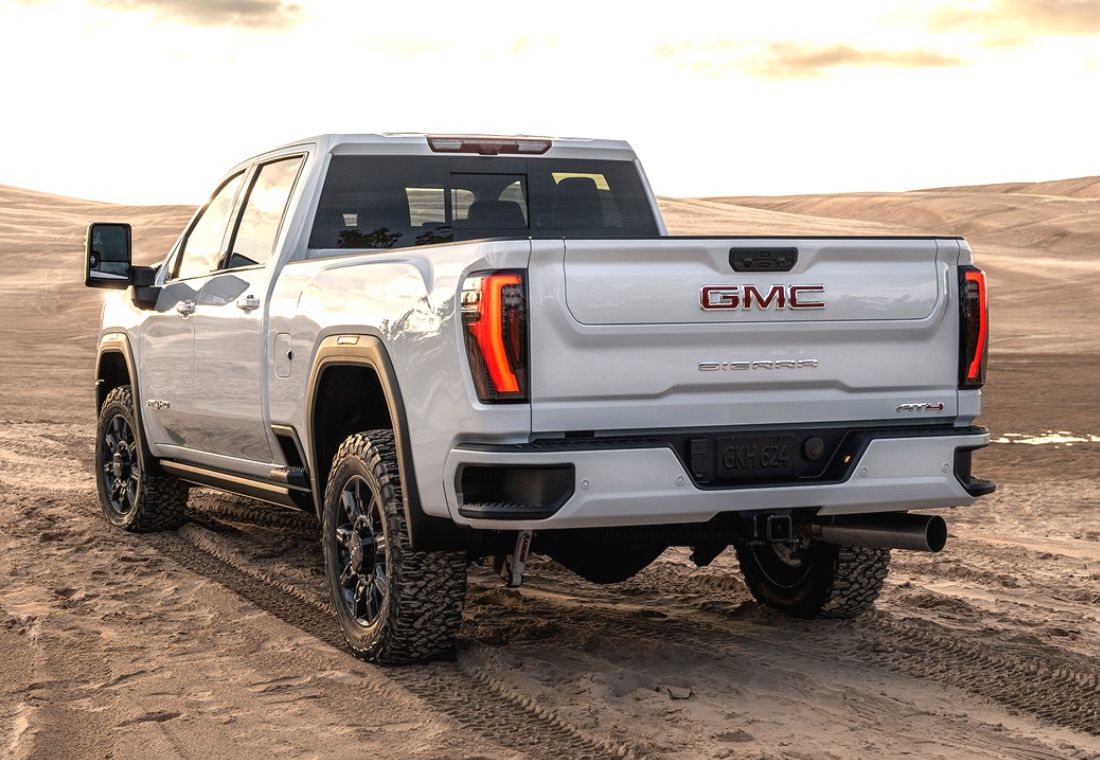 GMC Sierra Heavy Duty 2024 llegó más fuerte, capaz y tecnológica
