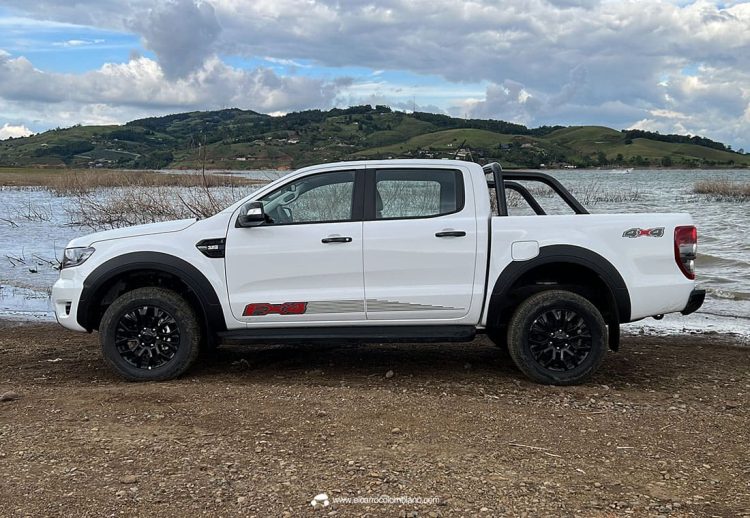 Ford Ranger FX4 ¿solo pinta 'off-road'?: lo averigüamos (+VIDEO)