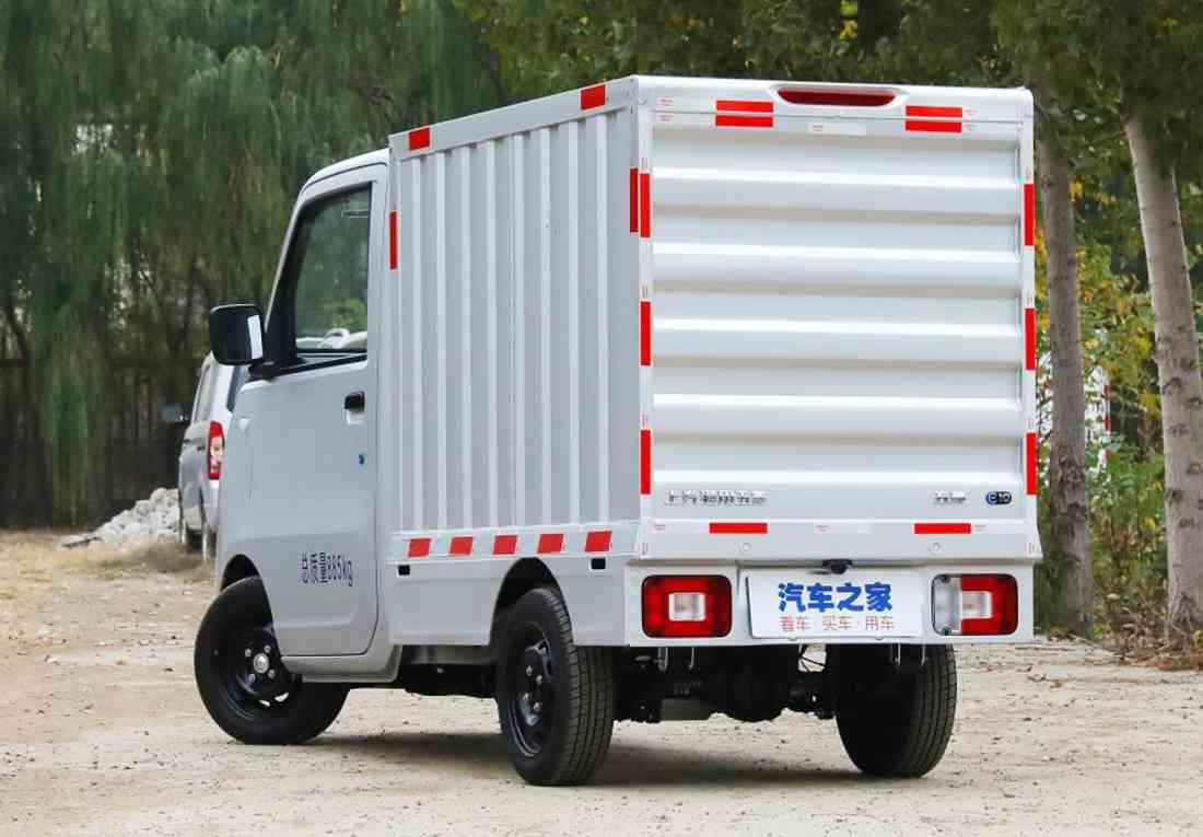 Así es el curioso mini furgón de asiento único que Wuling estrenó en China