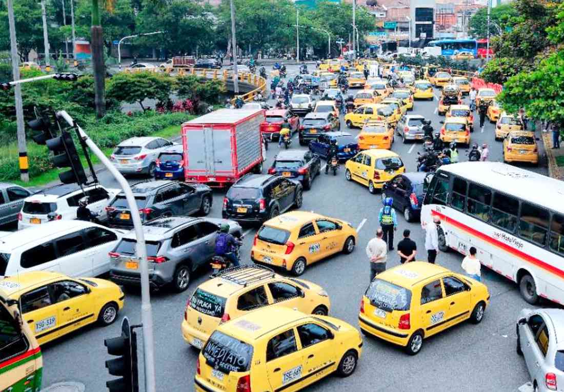 Si tiene carro híbrido en Medellín, así podrá evitar el Pico y Placa