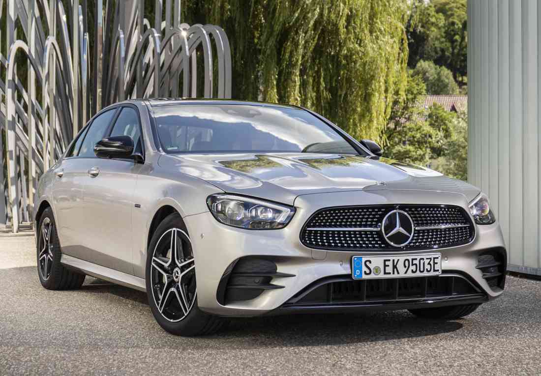 Mercedes-Benz E300 e, nueva versión híbrida enchufable en Colombia ...