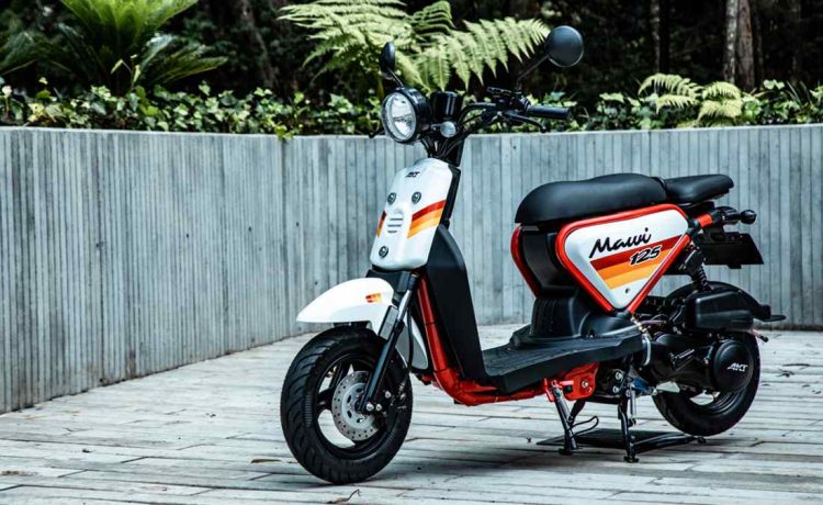 AKT Mawi 125, nueva moto "scooter" juvenil y (muy) económica para Colombia