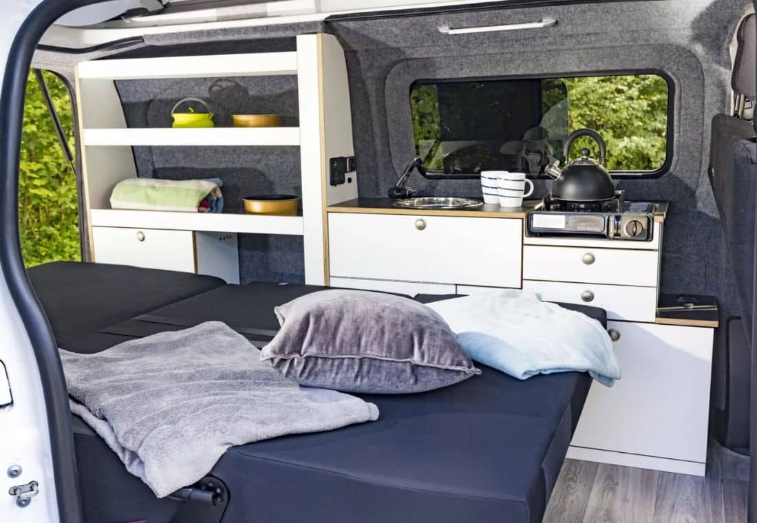 Opel Vivaro ahora es una práctica y cómoda 'casa rodante', gracias a ...