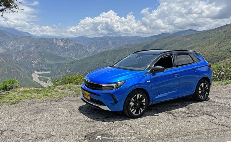Opel Grandland 2024: manejamos al SUV familiar de estirpe alemana (VIDEO)