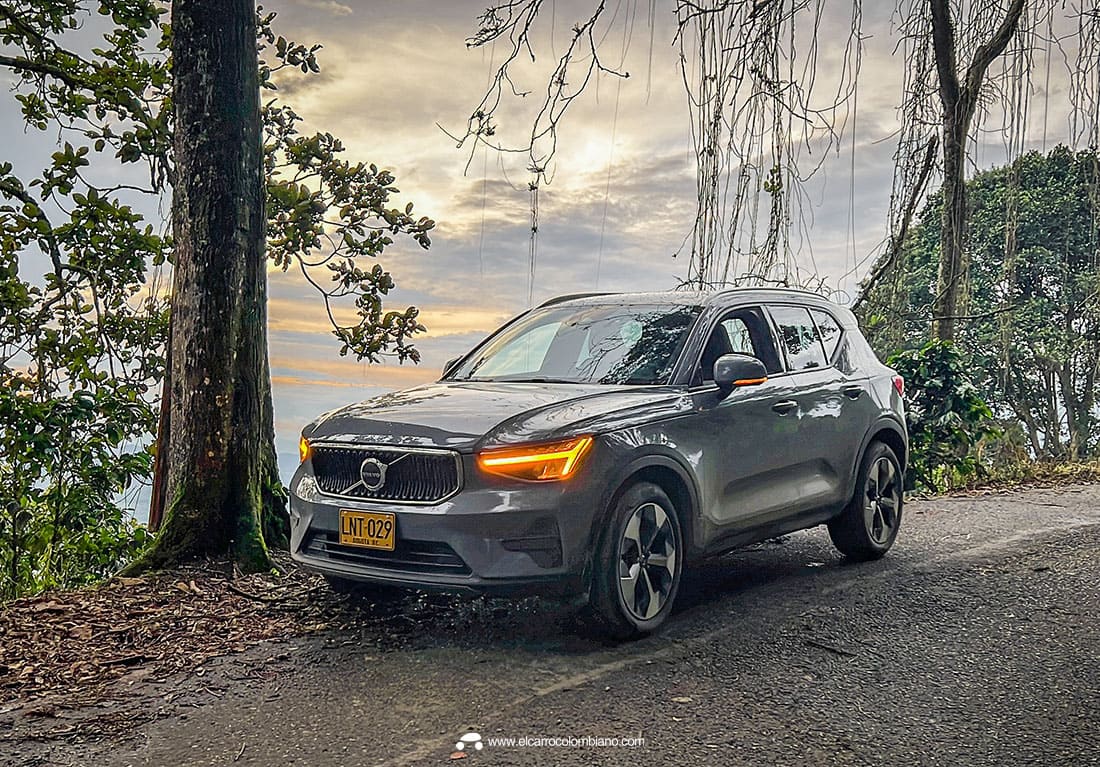 Volvo XC40 Plus B4 es la puerta de entrada a Volvo, y es Mild Hybrid: lo manejamos (+VIDEO)