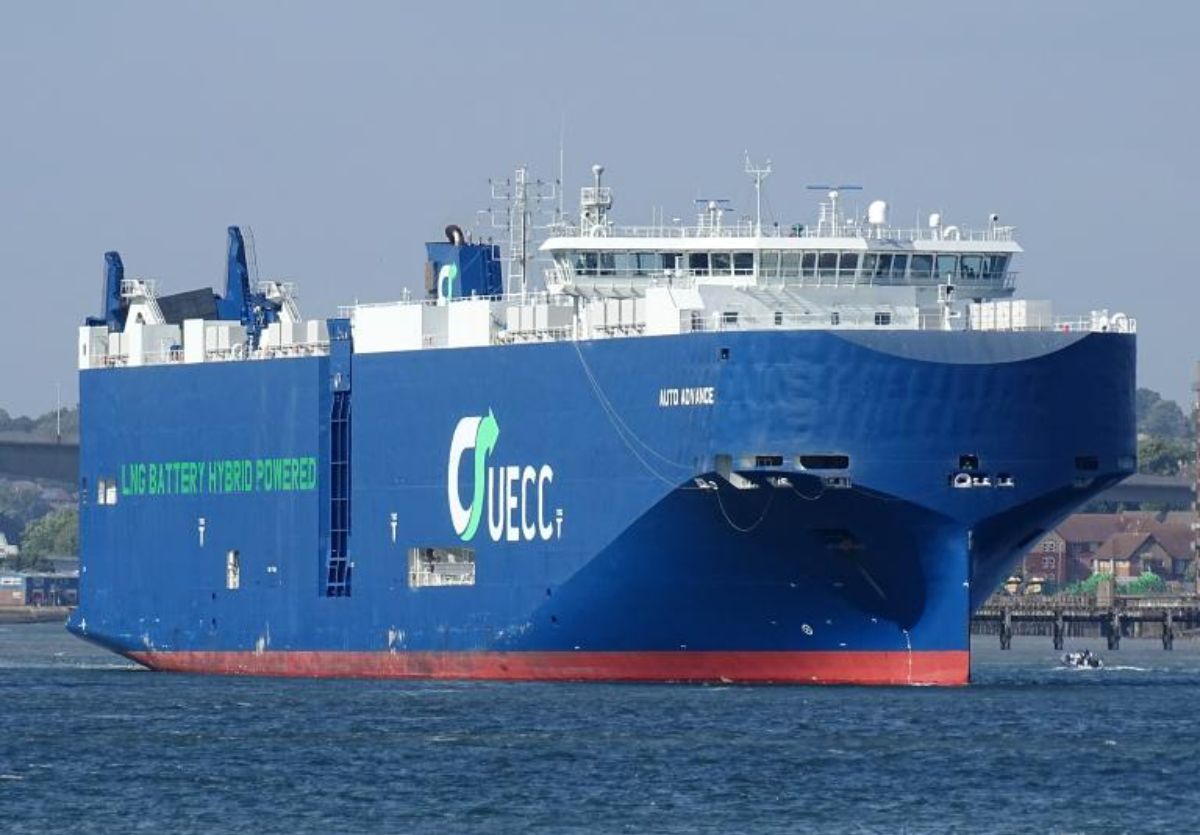 Este es el buque híbrido dedicado al transporte de autos que opera en ...