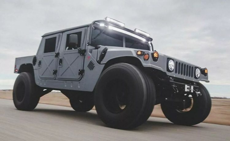 Cuesta como un Hummer EV nuevo pero tiene 32 años y motor Tesla, es el ...