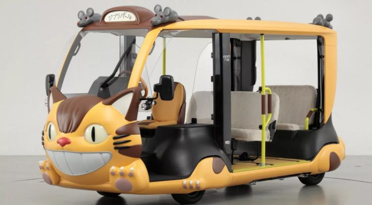 Toyota presentó un carrito eléctrico con cara, patas y cola de gato ...