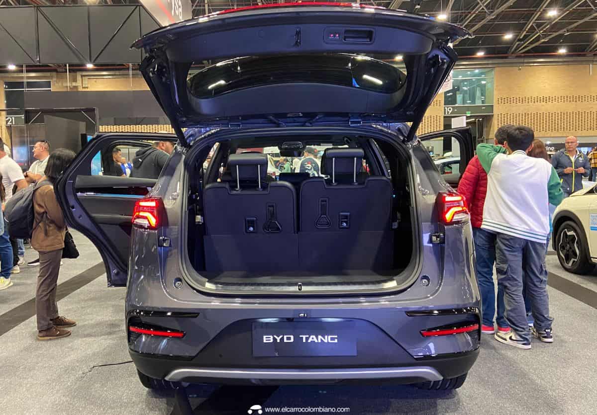 BYD Tang 2024 llega a Colombia como un SUV eléctrico de 7 asientos y ...
