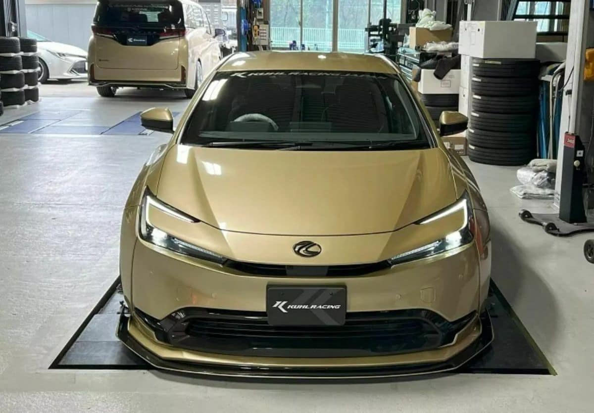 Toyota Prius y Nissan GT-R se bañaron en oro para el Salón de Tokio ...