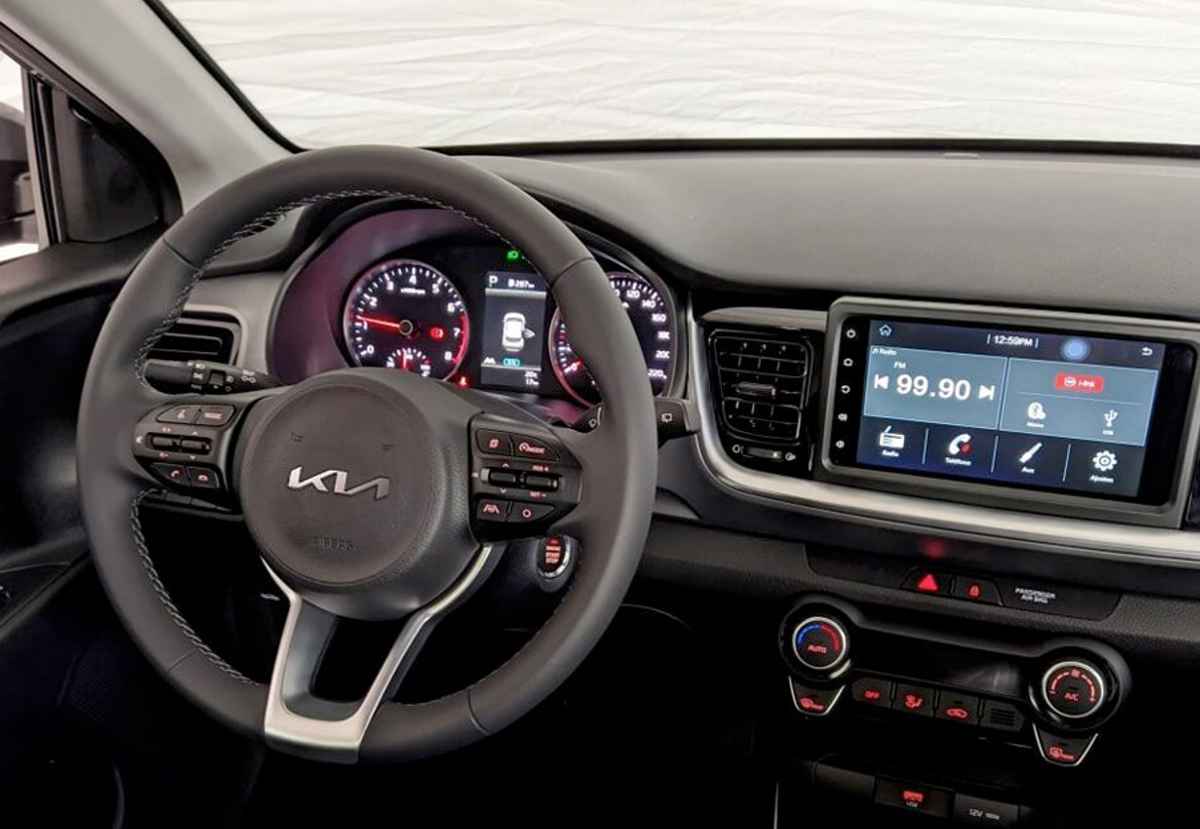Kia Stonic bajó de precio en Colombia: así es el rival híbrido del Stepway
