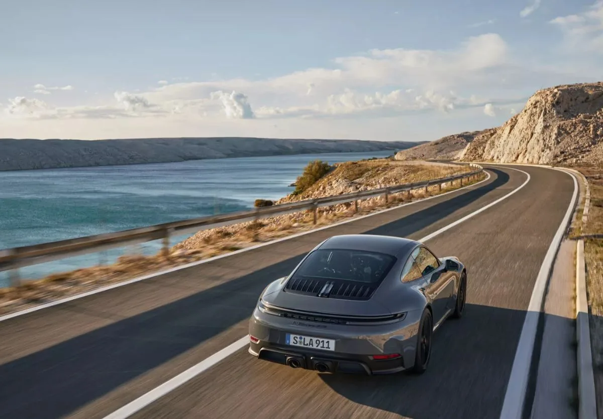 El primer Porsche 911 híbrido ya llegó, con 541 hp de potencia y alta ...