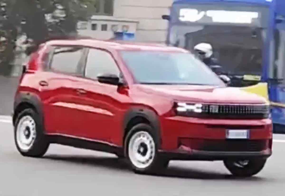 Una imagen que pronto será cotidiana: el nuevo urbano Fiat ya está en ...