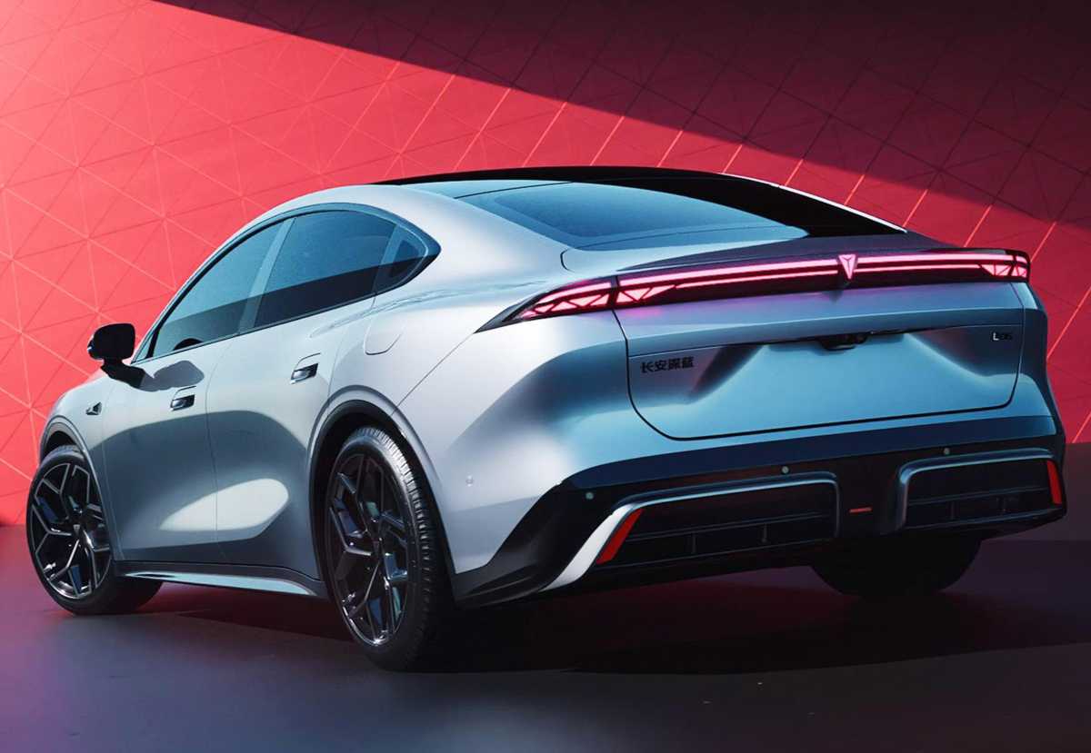 Deepal L06: debutó el avanzado sedán que quiere enfrentar a los Corolla y Model 3